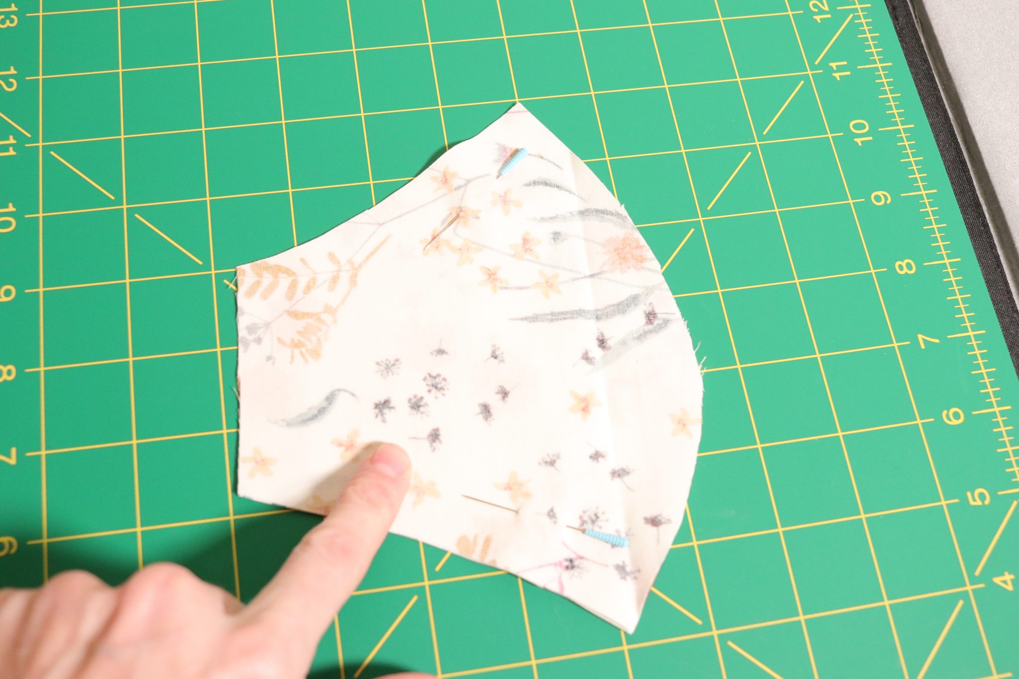 How to sew a face mask- FREE mask pattern