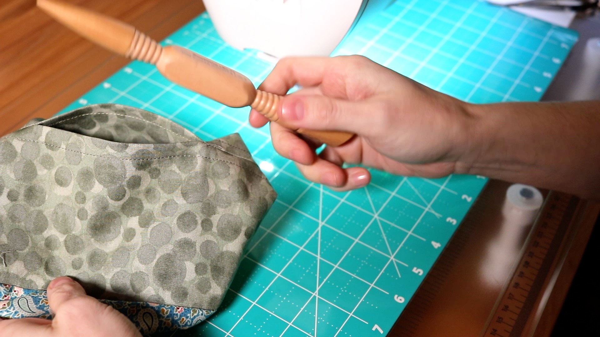 HOW TO MAKE A SIMPLE FACE MASK