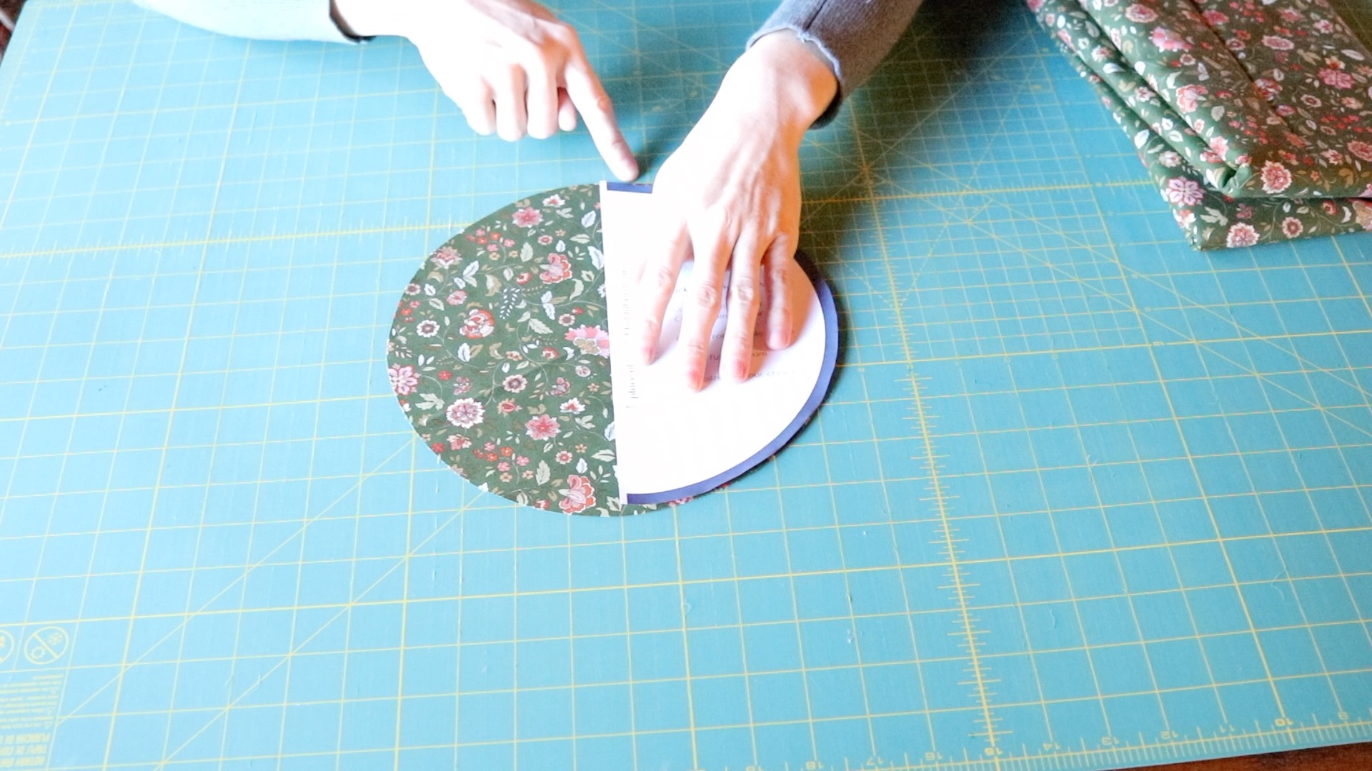 HOW TO MAKE A SIMPLE BUCKET BAG