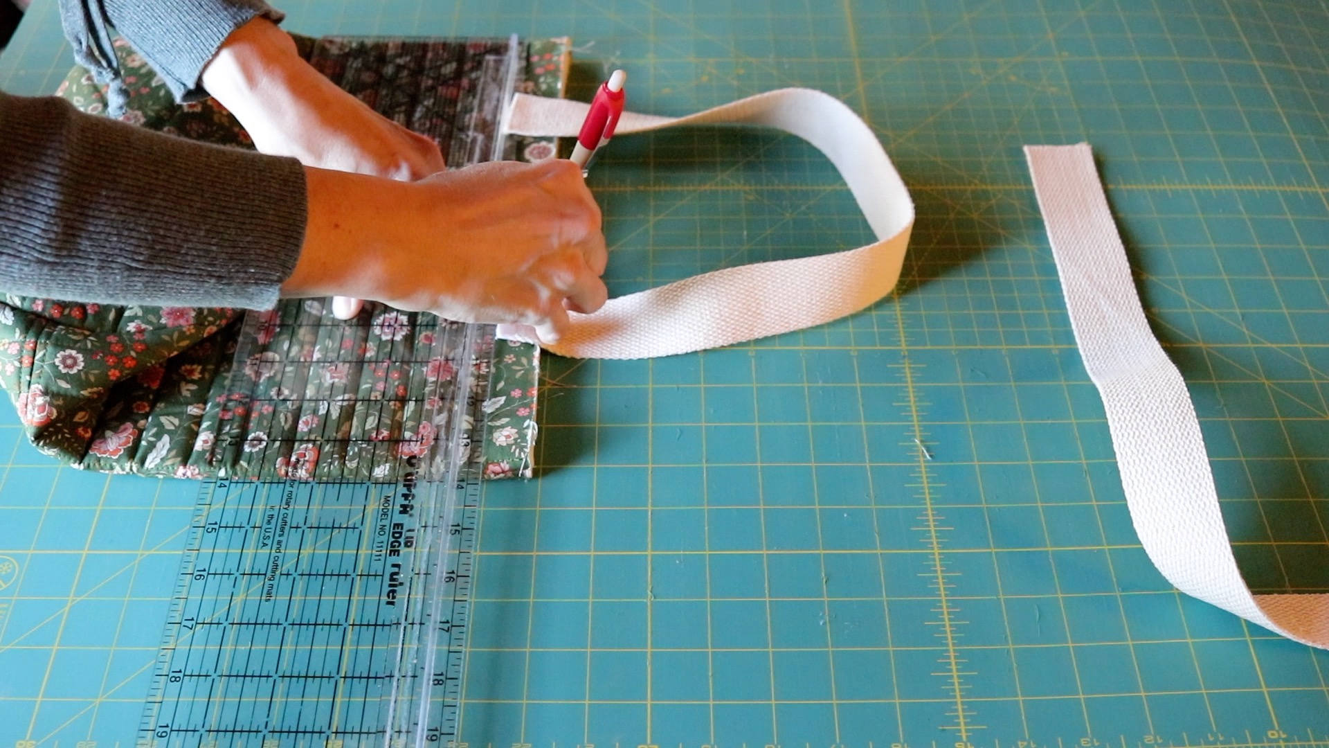 How to sew a simple bucket bag-FREE sewing pattern